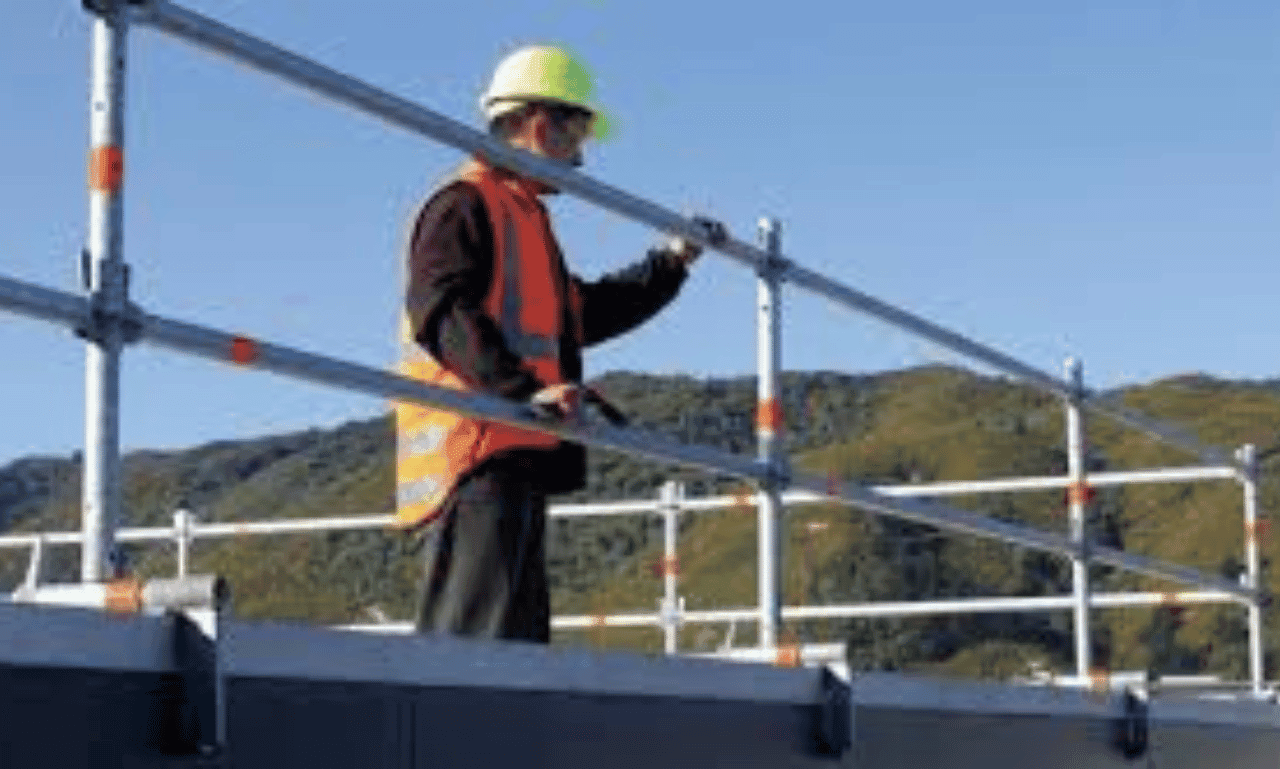 Essential Roof Edge Protection Scaffolding Guide